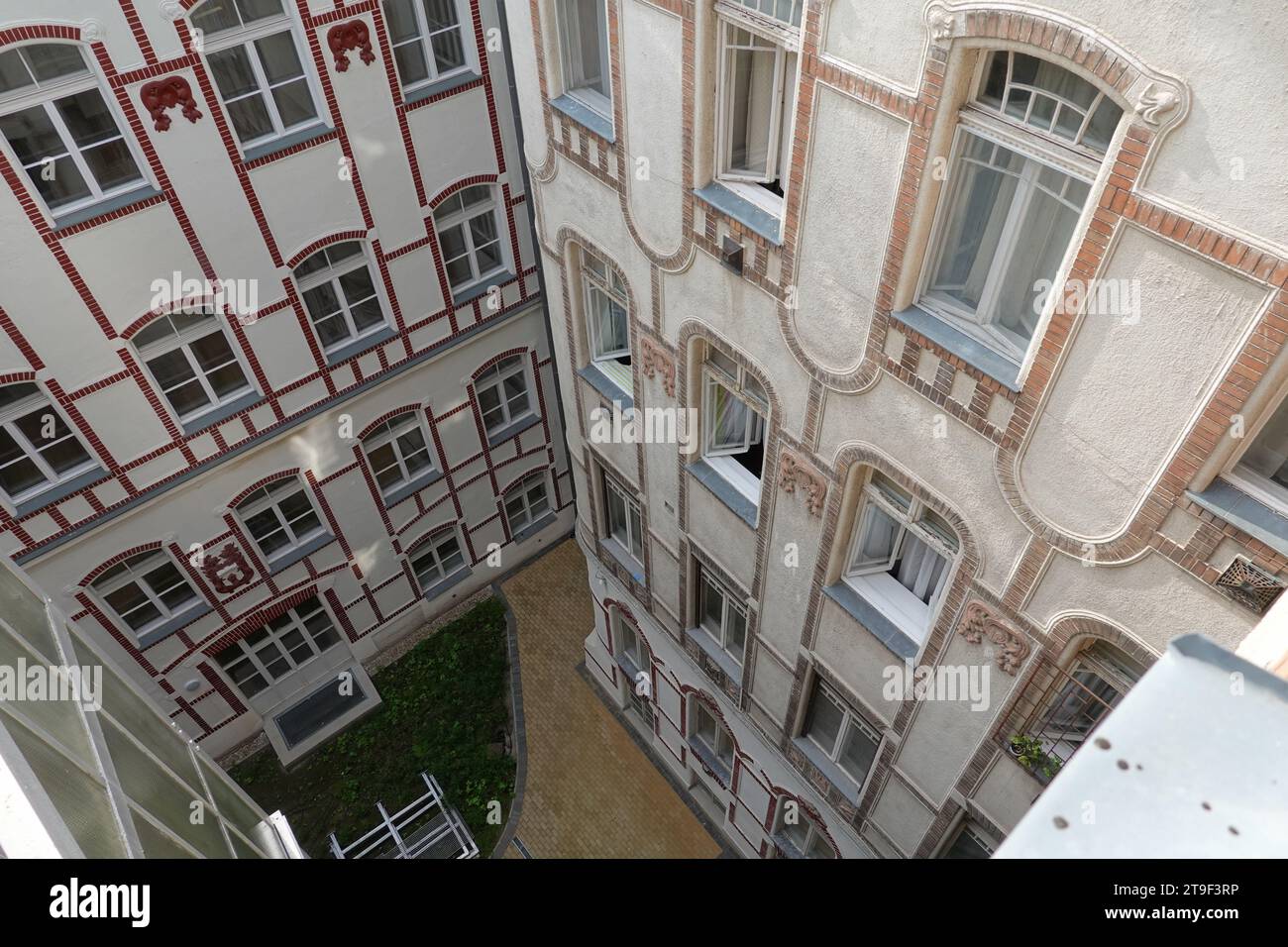 Budapest, Elektrogerätefabrik und Wohnhaus Eötvös utca 38 von Ignác ...