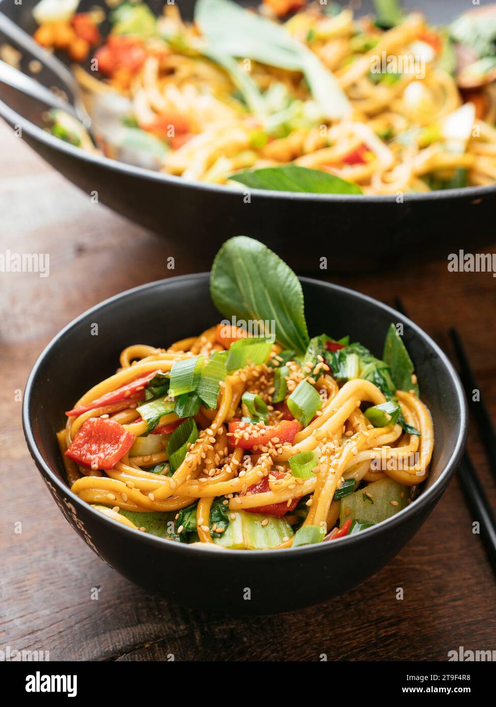 Fry asian noodles hi-res stock photography and images - Alamy