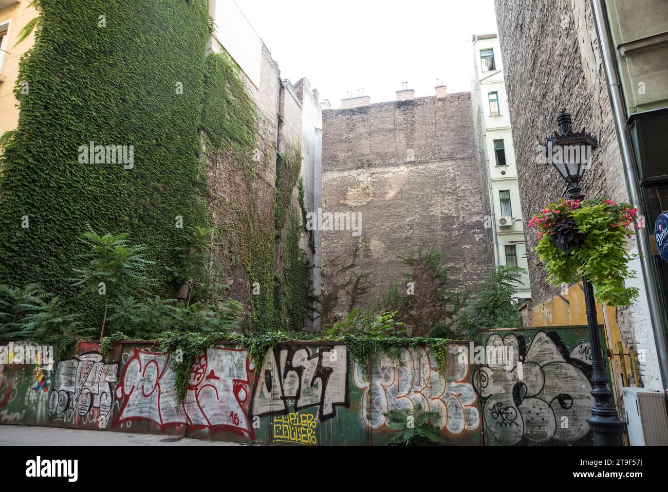 Budapest, Nyary Pal utca, Stadtgestaltung // Budapest, Nyary Pal utca ...