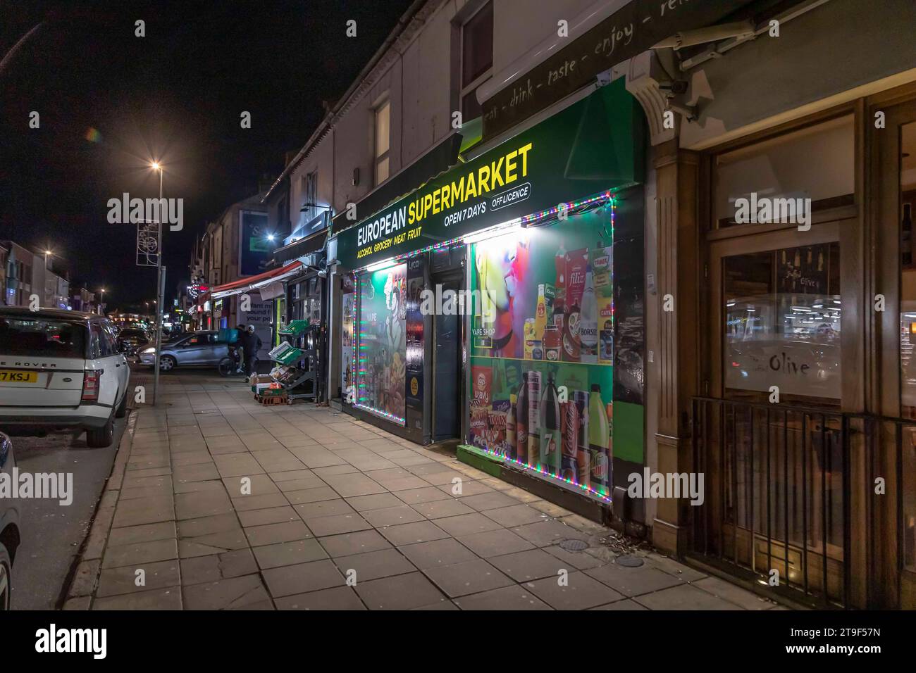 Friday evening on the Wellingborough road before the crowds git out in ...