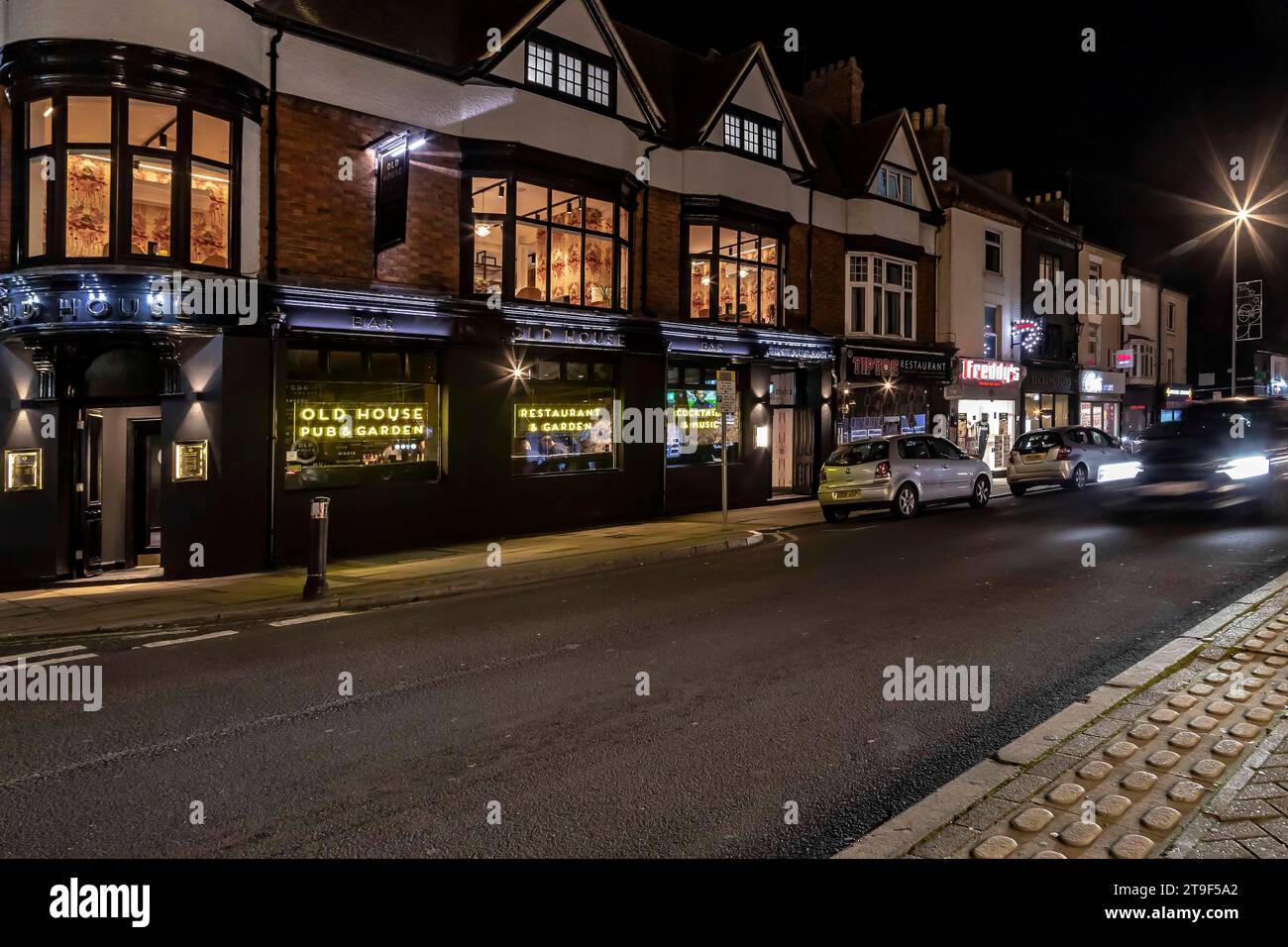 Friday evening on the Wellingborough road before the crowds git out in ...