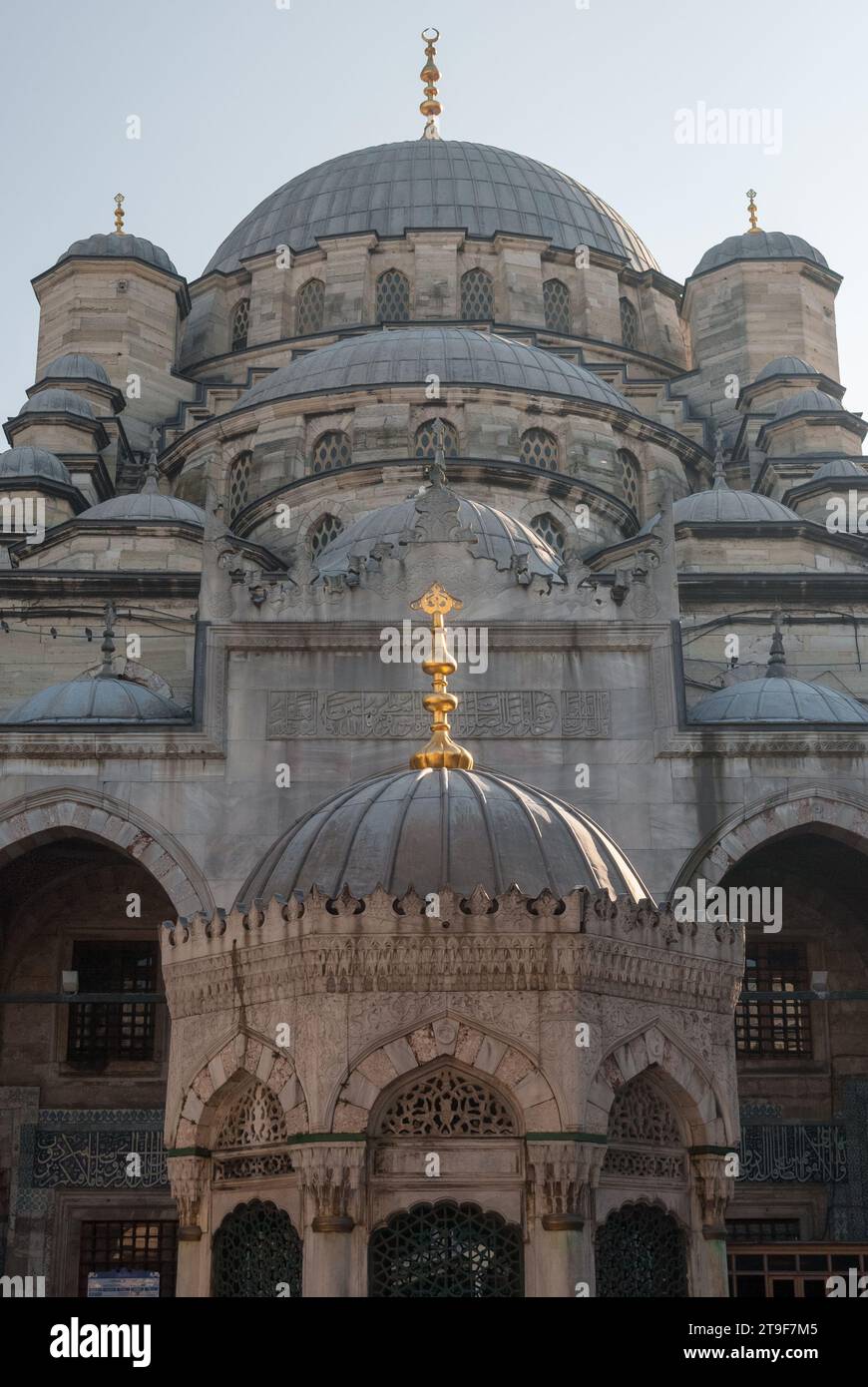 Yeni cami domes hi-res stock photography and images - Alamy