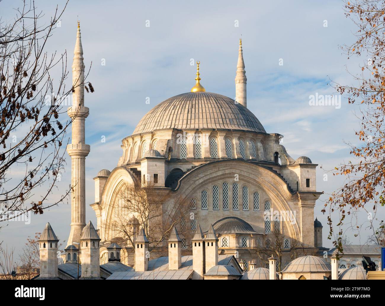 The Nuruosmaniye mosque in Istanbul Stock Photo - Alamy