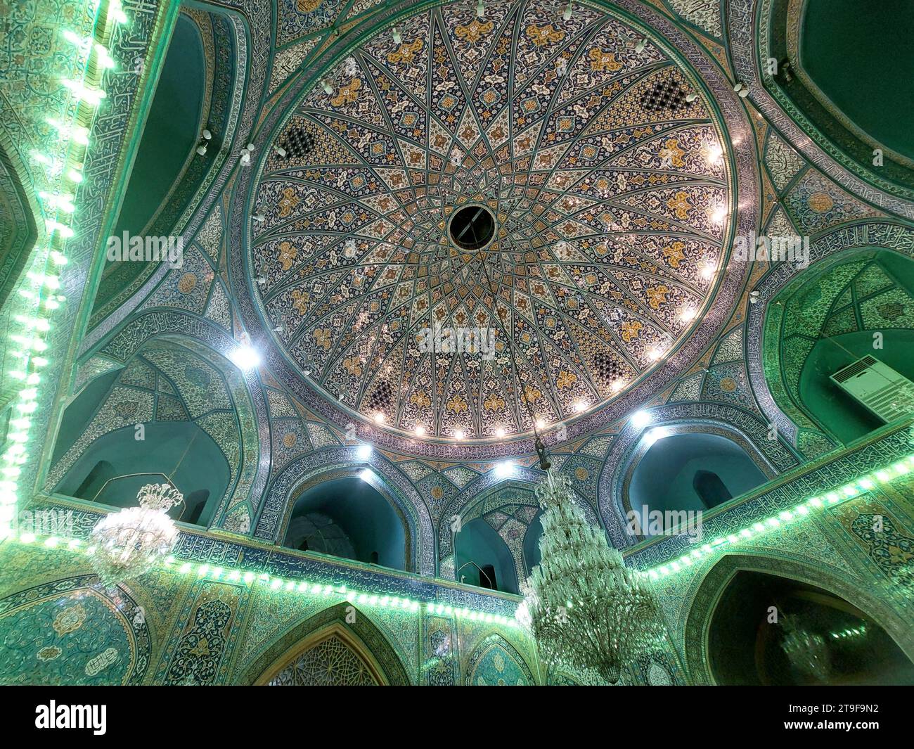 Mosque from arabic pattern hi-res stock photography and images - Alamy
