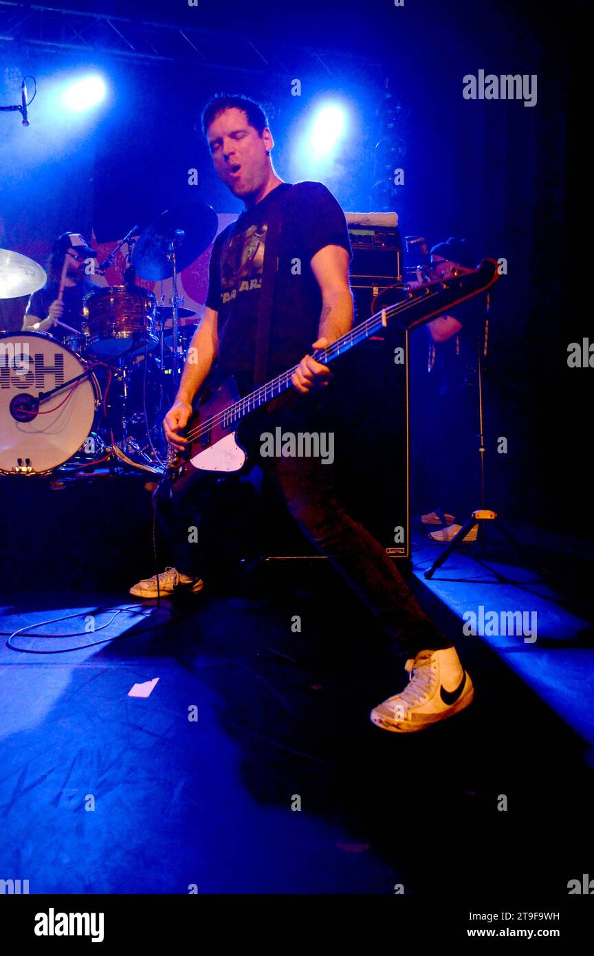 Rick McMurray und Mark Hamilton von Ash live im Kulturzentrum Faust 23. ...