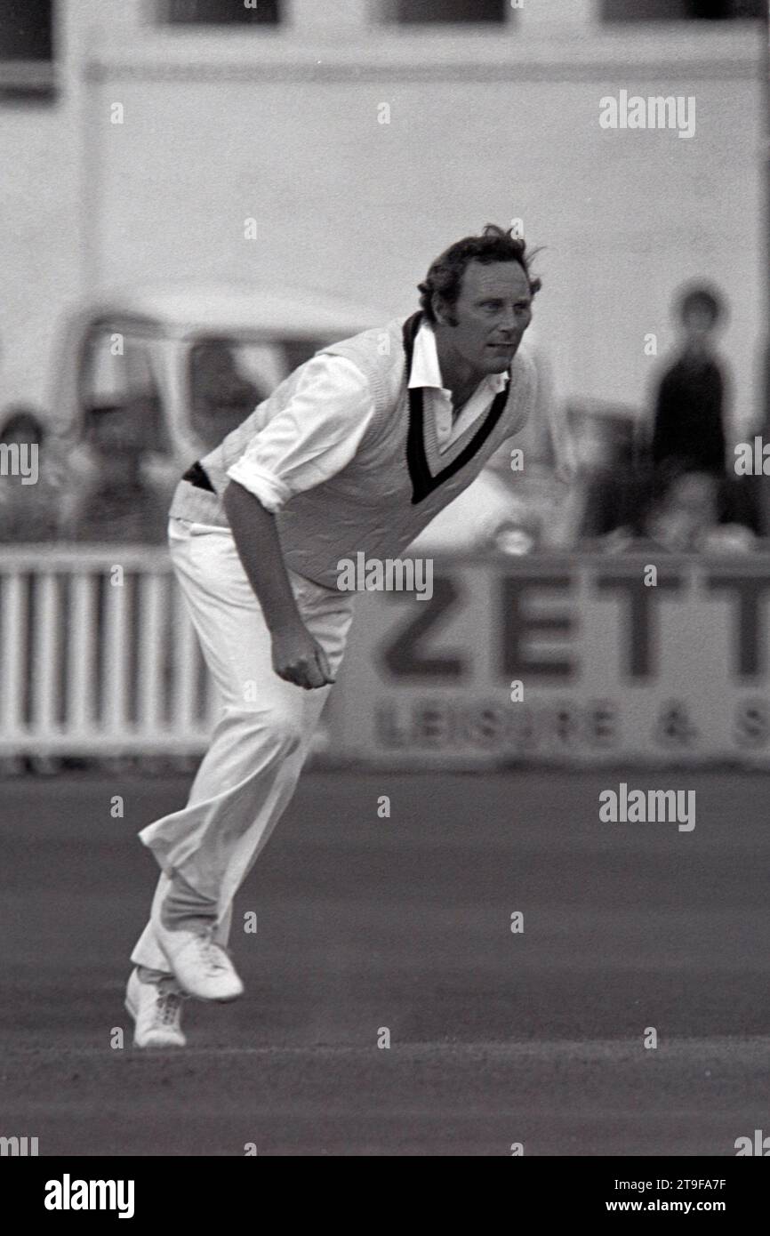 Forty overs hi-res stock photography and images - Alamy