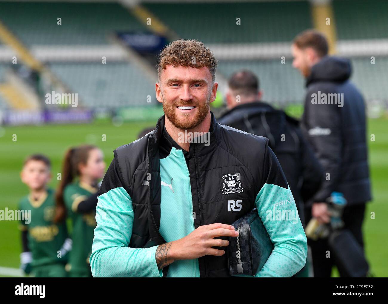 Dan Scarr #6 of Plymouth Argyle arrives during the Sky Bet Championship ...