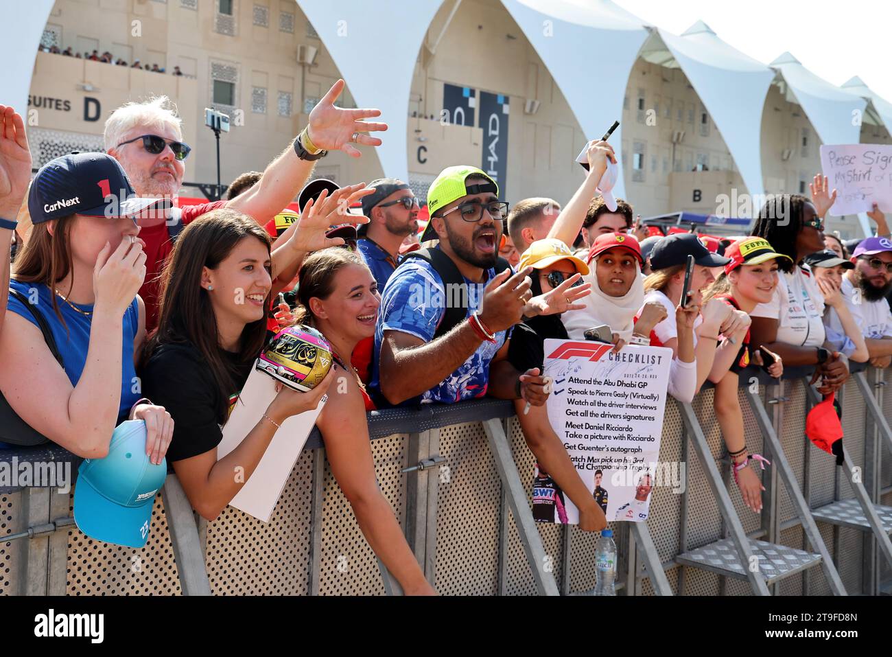 Abu Dhabi, Abu Dhabi. 25th Nov, 2023. Circuit atmosphere - fans at the ...
