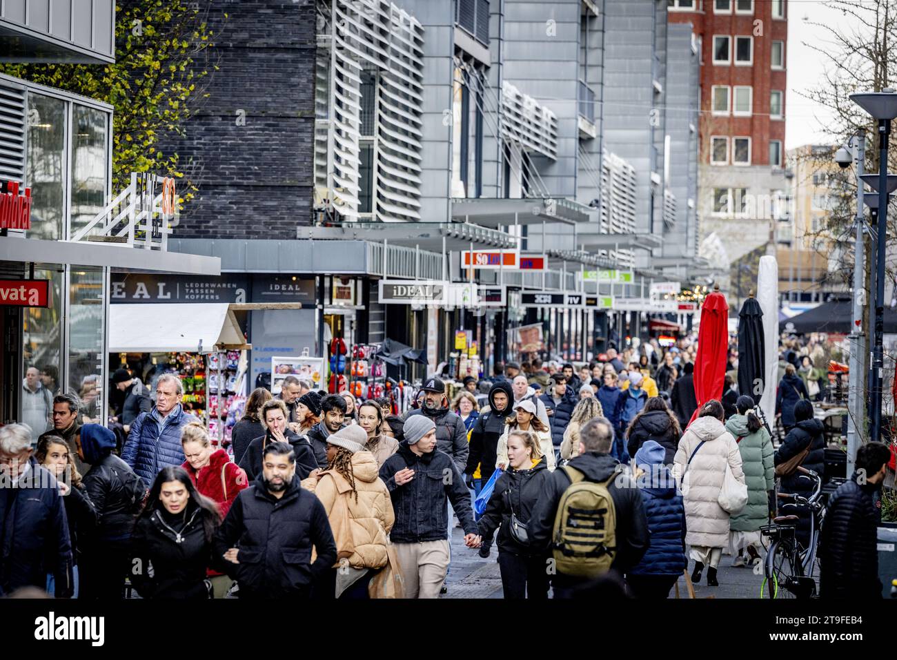 ROTTERDAM - Shoppers in the center. It is busier than normal on the ...