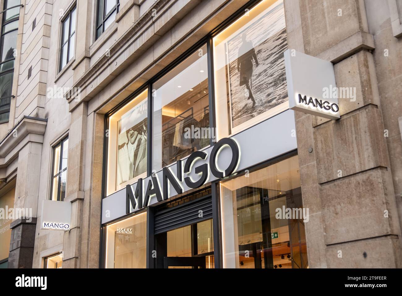 Mango shop oxford street london hi-res stock photography and images - Alamy