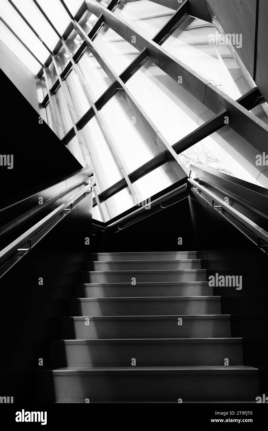 Stairs contemporary art museum in Black and White Stock Photos & Images ...