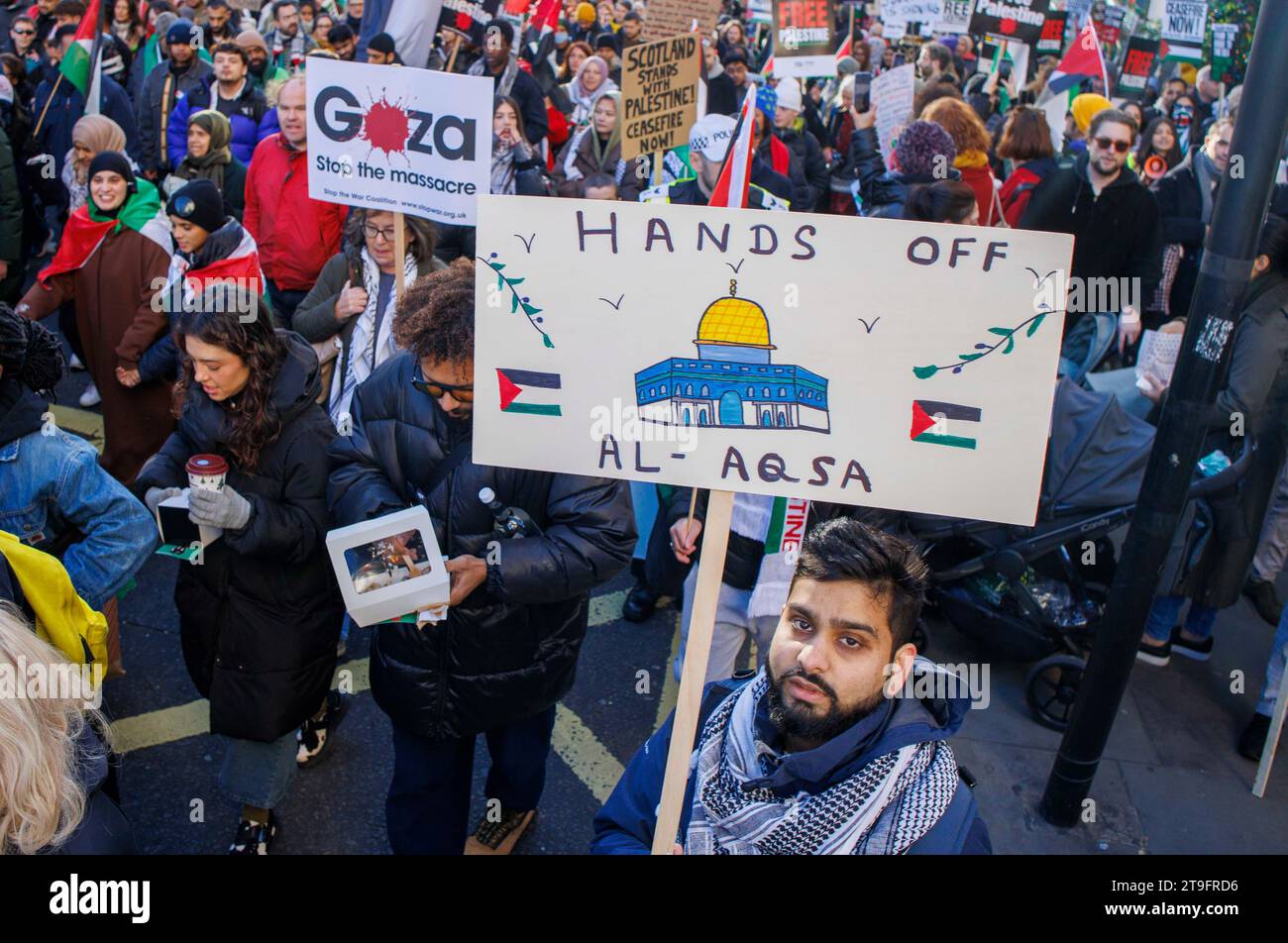 Police hand out leaflets hi-res stock photography and images - Alamy