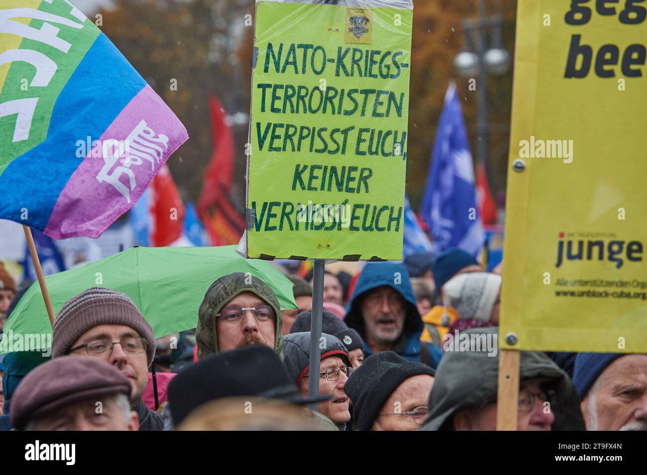 Friedensdemo berlin hi-res stock photography and images - Alamy