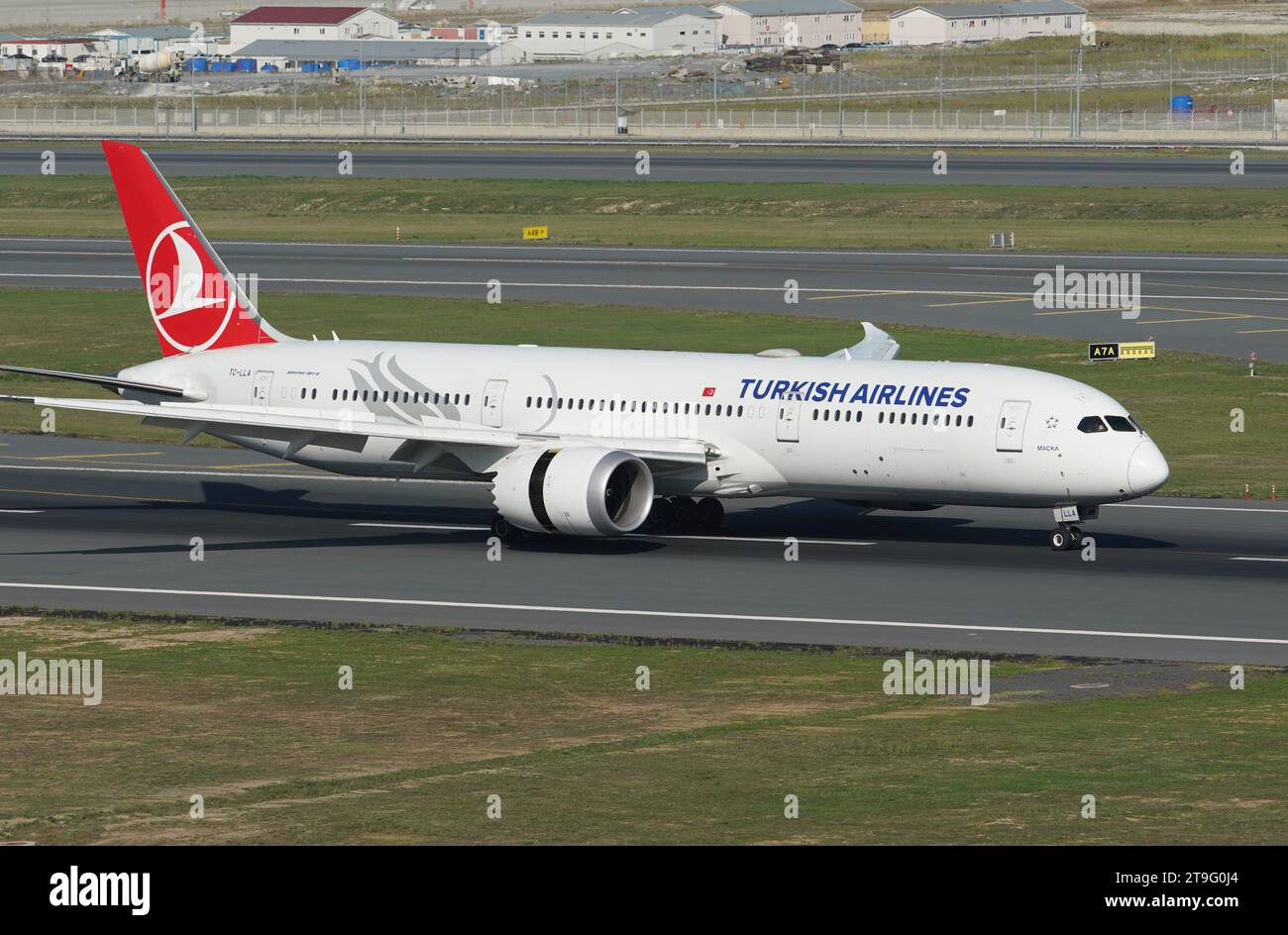 ISTANBUL, TURKIYE - OCTOBER 01, 2022: Turkish Airlines Boeing 787-9 (65801) landing to Istanbul ...