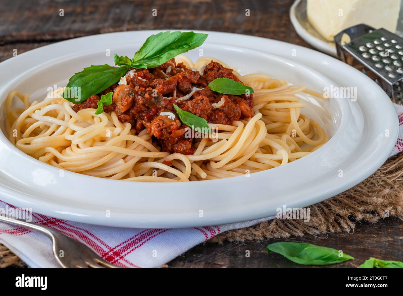 Vegetarian meat free spaghetti bolognese with quorn mince Stock Photo ...