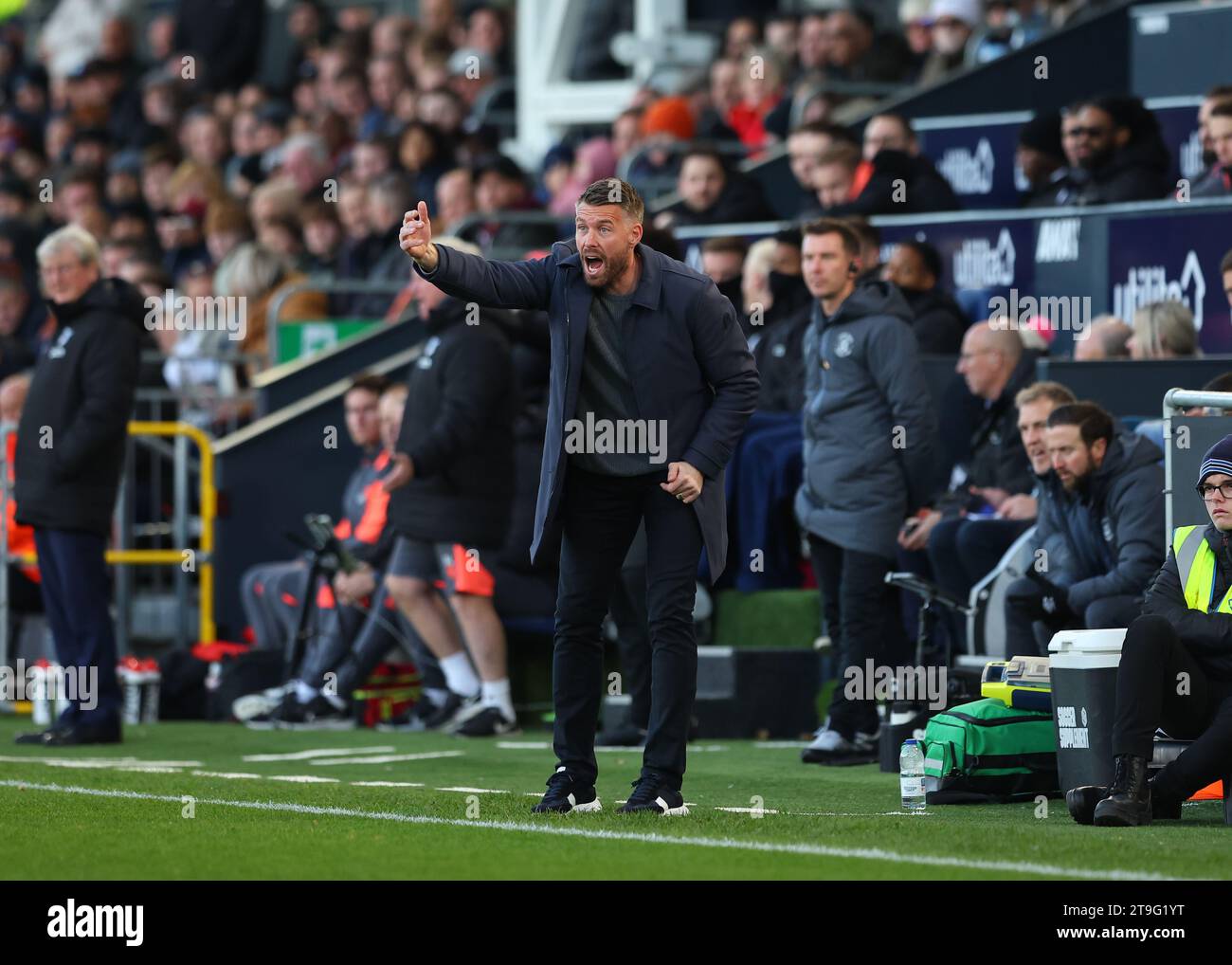 Kenilworth Road, Luton, Bedfordshire, UK. 25th Nov, 2023. Premier ...