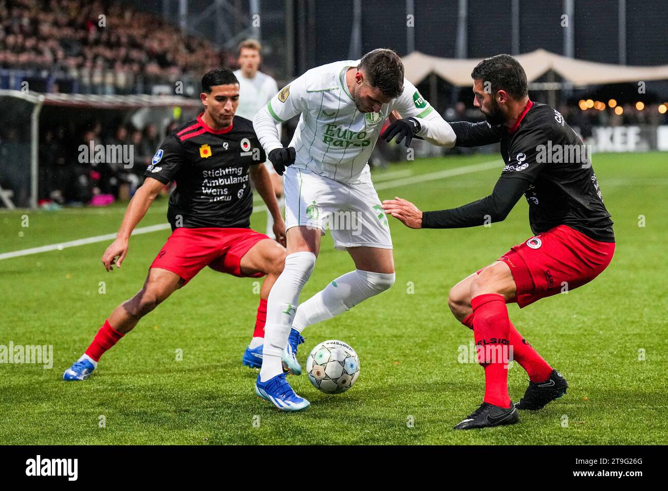 Rotterdam, Netherlands. 25th Nov, 2023. Rotterdam - Santiago Gimenez of Feyenoord, Sven ...