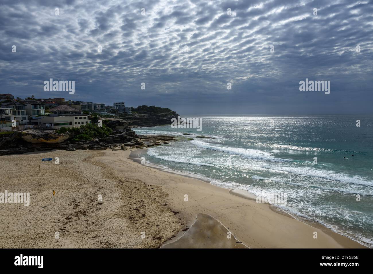 Tamarama beach and seascape view hi-res stock photography and images ...