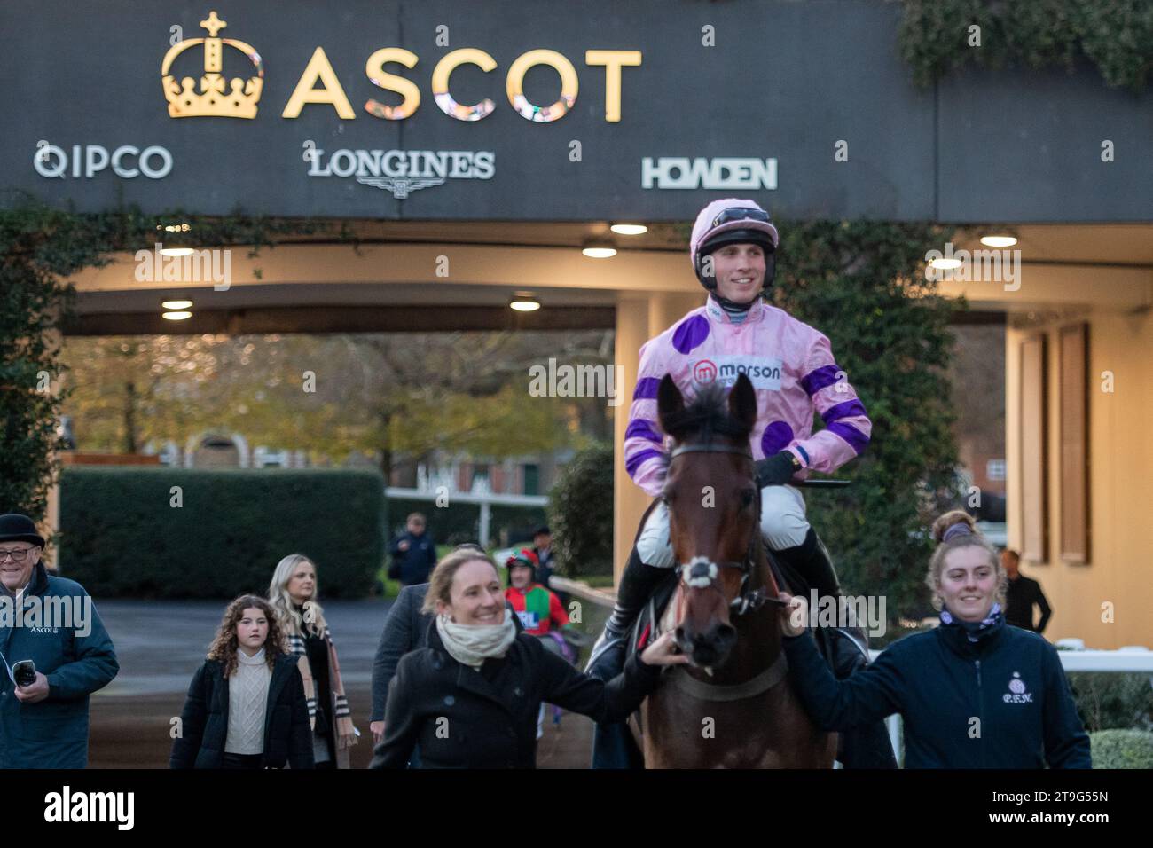 The nirvana spa open national hunt flat race hi-res stock photography ...