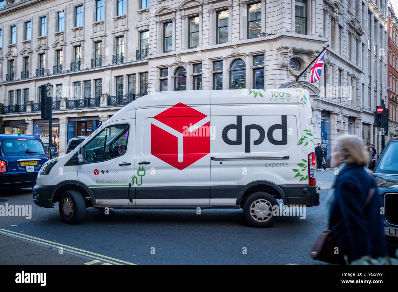 Electric delivery van hi-res stock photography and images - Alamy