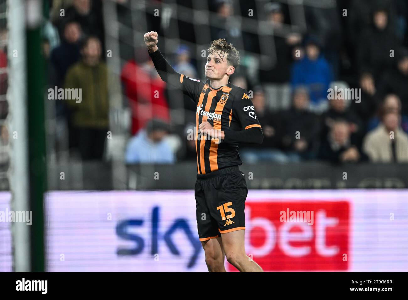 Tyler Morton #15 of Hull City celebrates his goal to make it 2-2 during ...