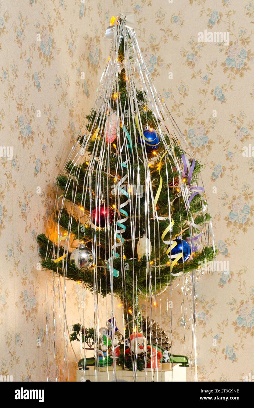 Christmas tree symbol glowing green hi-res stock photography and images ...