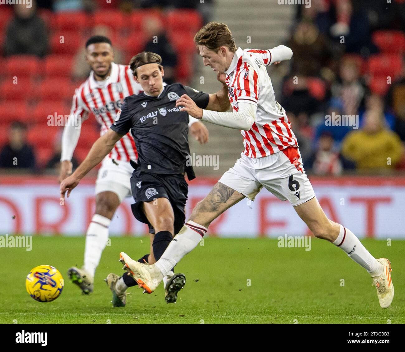 Burgereating hi-res stock photography and images - Alamy