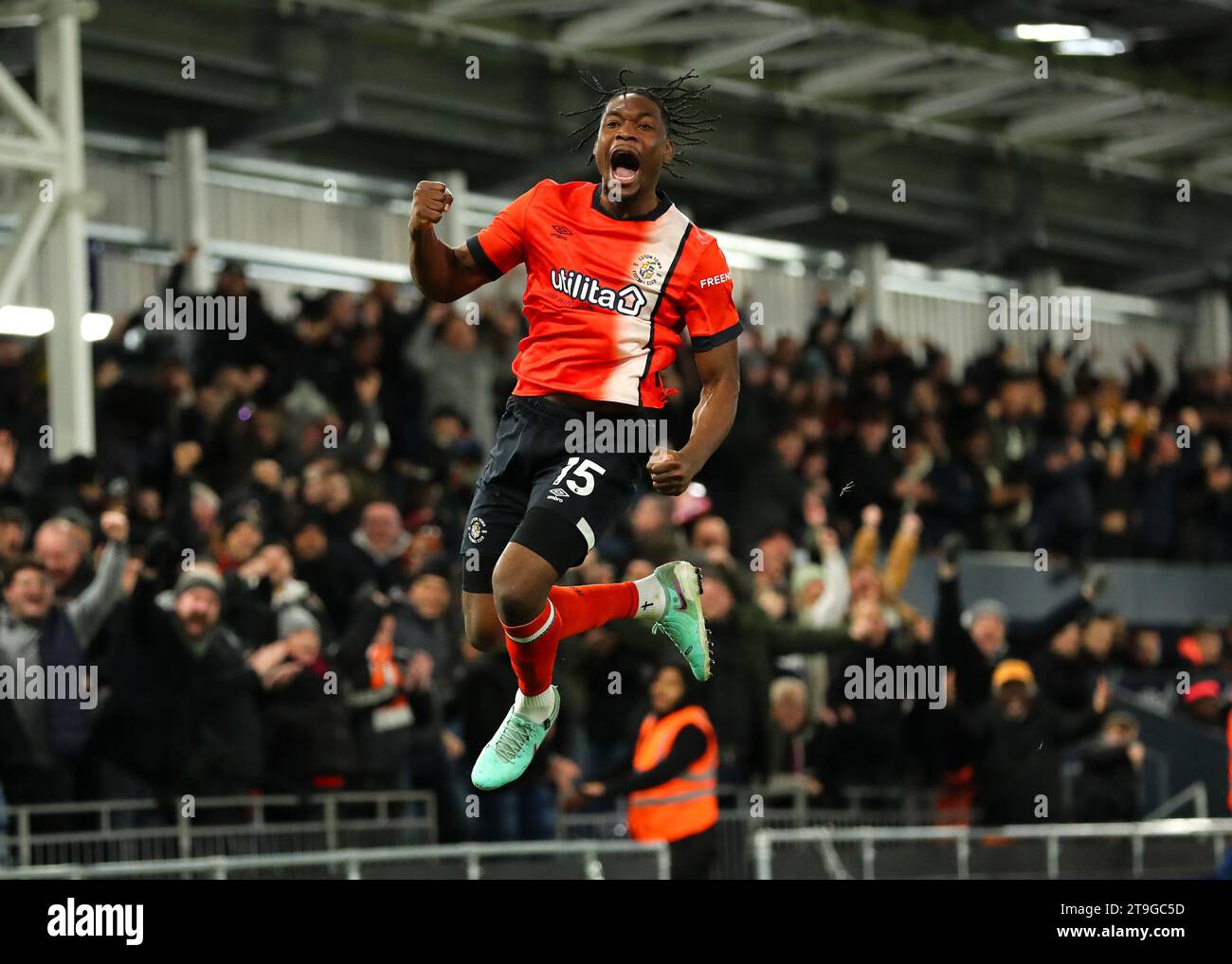 Kenilworth Road, Luton, Bedfordshire, UK. 25th Nov, 2023. Premier ...