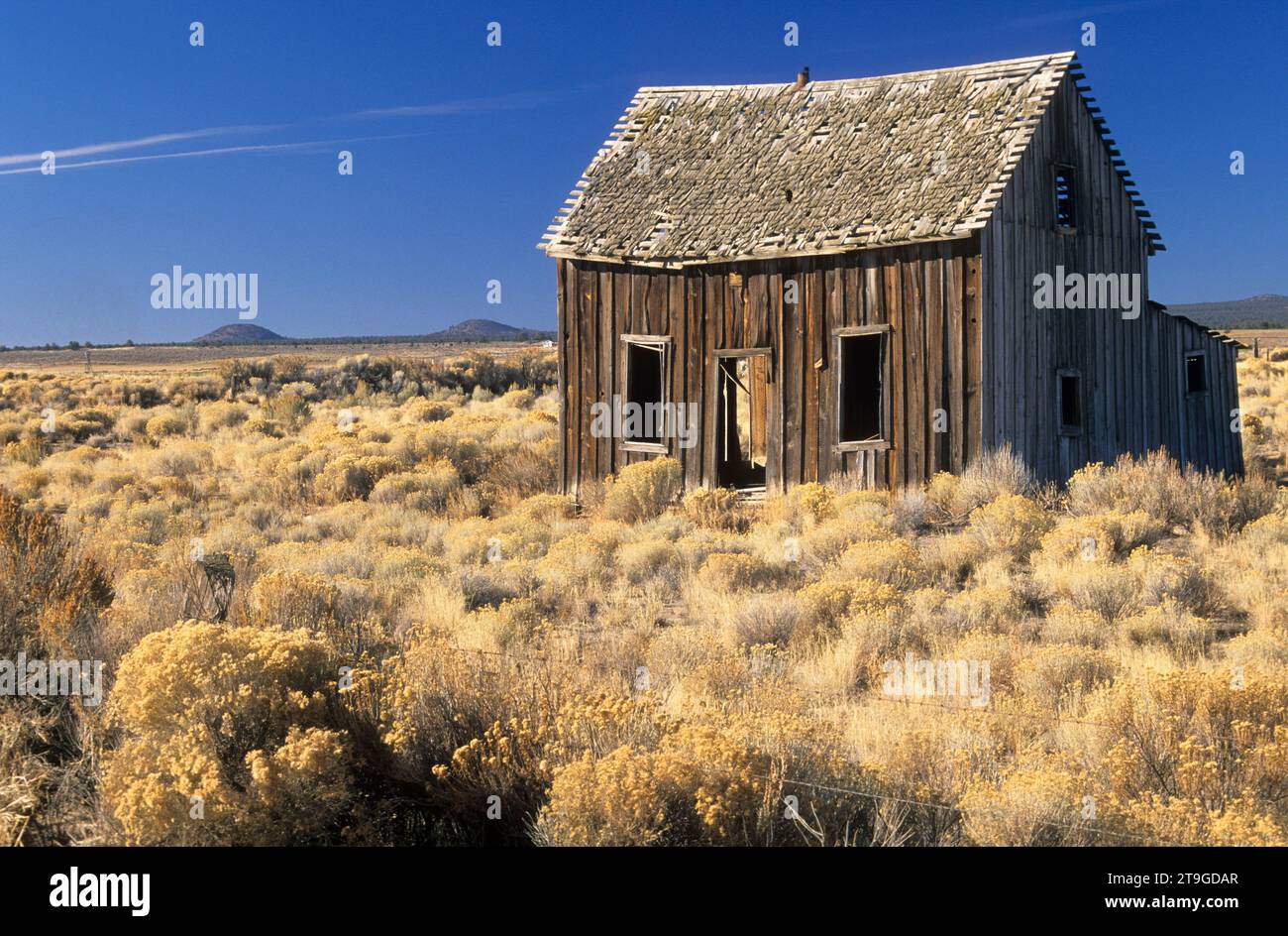 Abandoned homestead, Christmas Valley National Back Country Byway ...