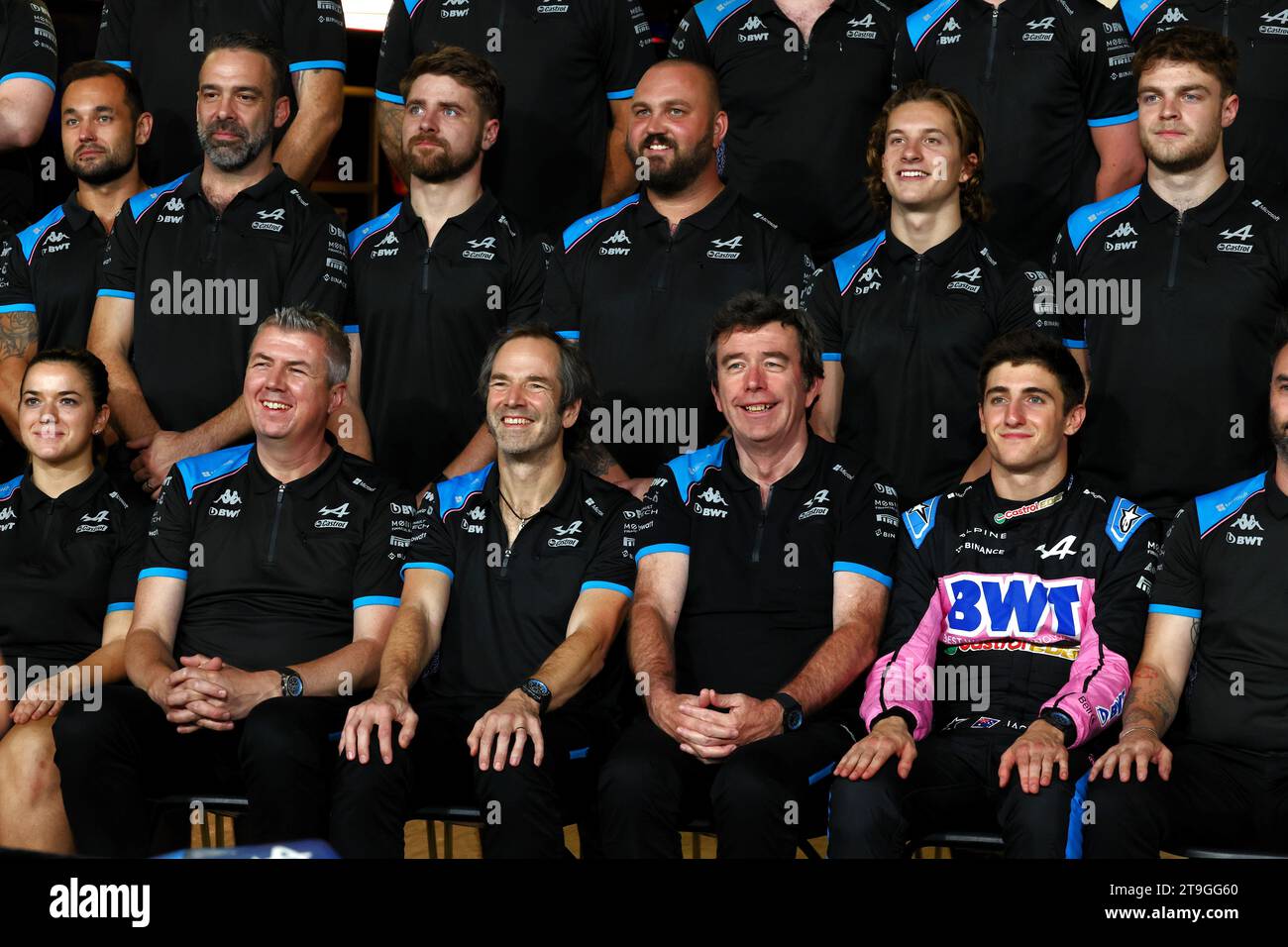 Abu Dhabi, Abu Dhabi. 25th Nov, 2023. (L to R): Rob Cherry (GBR) Alpine ...