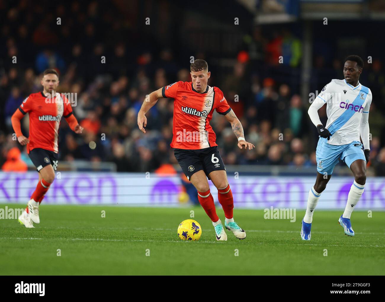 Kenilworth Road, Luton, Bedfordshire, UK. 25th Nov, 2023. Premier ...