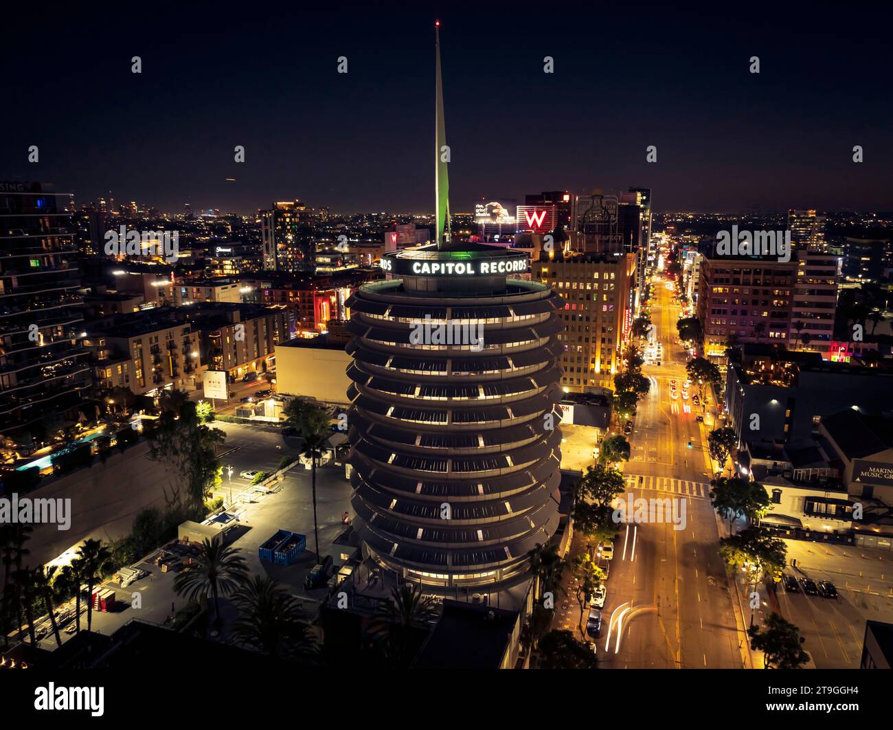 Los Angeles, USA. 11th Nov, 2023. Skyline view of Hollywood featuring ...