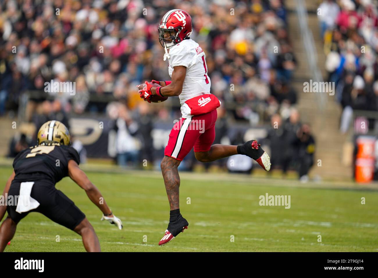 Indiana wide receiver Donaven McCulley (1) makes a catch over Purdue ...