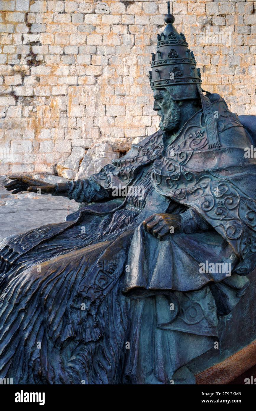 sculpture of Pedro Martinez de Luna, called Papa Luna and known as Pope ...