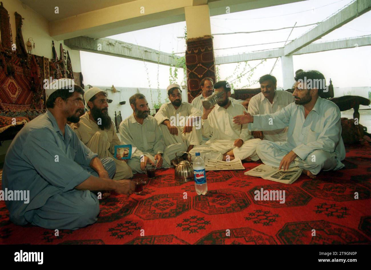 Pakistan waehrend der Krise 2001. 01.10.2001, PAK, Pakistan, North ...