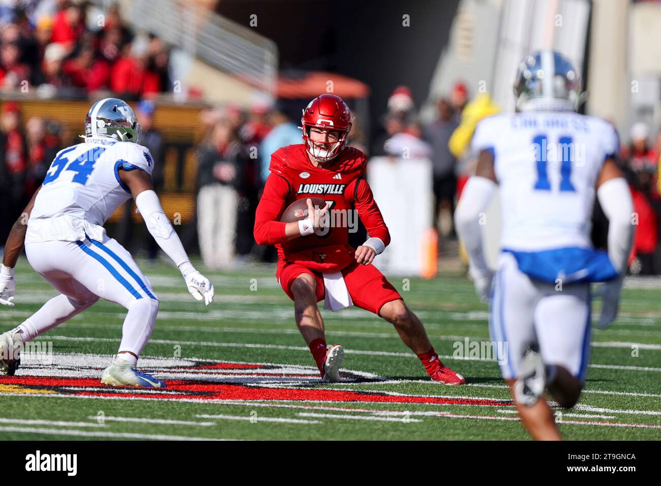 LOUISVILLE, KY - NOVEMBER 25: Louisville Cardinals quarterback Jack ...