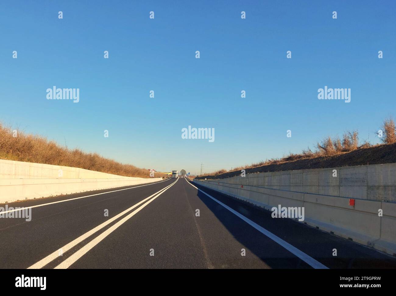 Double continuous line hi-res stock photography and images - Alamy