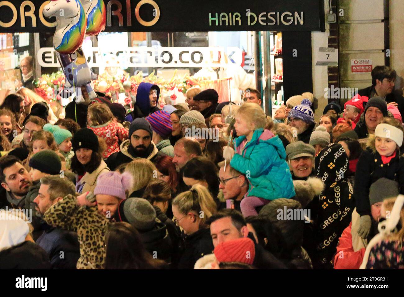 High Street, Godalming. 25th November 2023. Large crowds turned out for ...