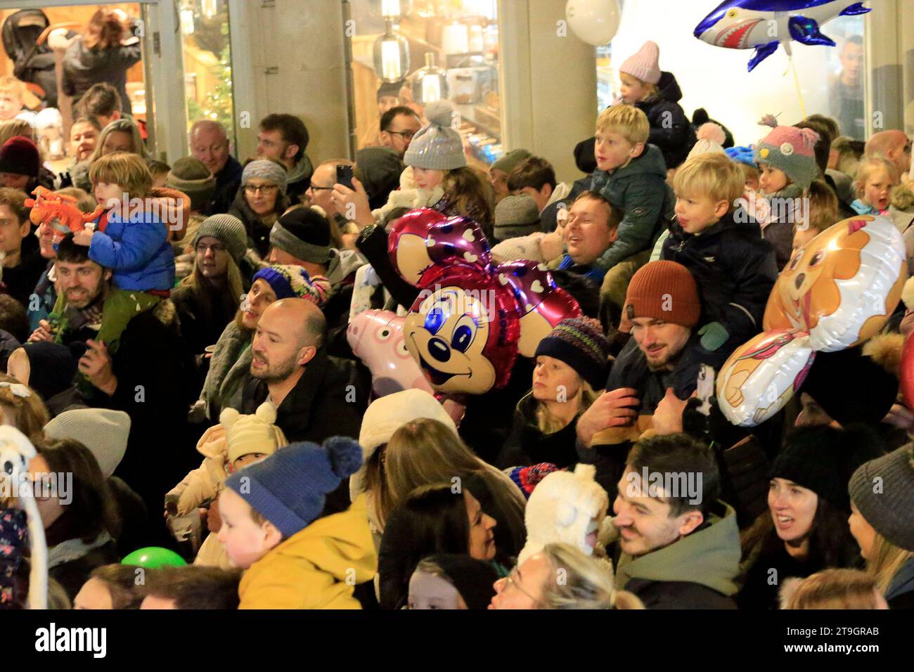 High Street, Godalming. 25th November 2023. Large crowds turned out for ...