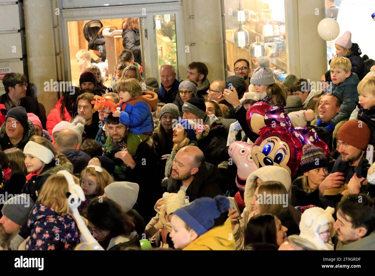 High Street, Godalming. 25th November 2023. Large crowds turned out for ...