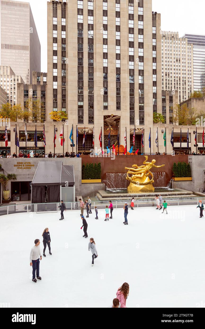 Ice Rink, Rockefeller Center ,Manhattan, New York City, United States ...