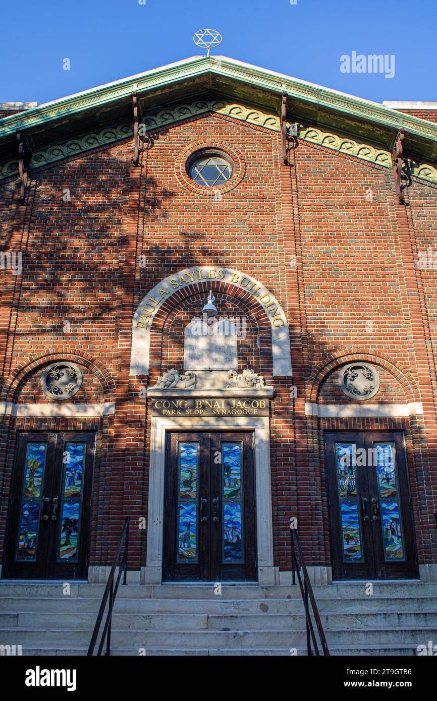 jewish church on park slope brooklyn nyc Stock Photo - Alamy