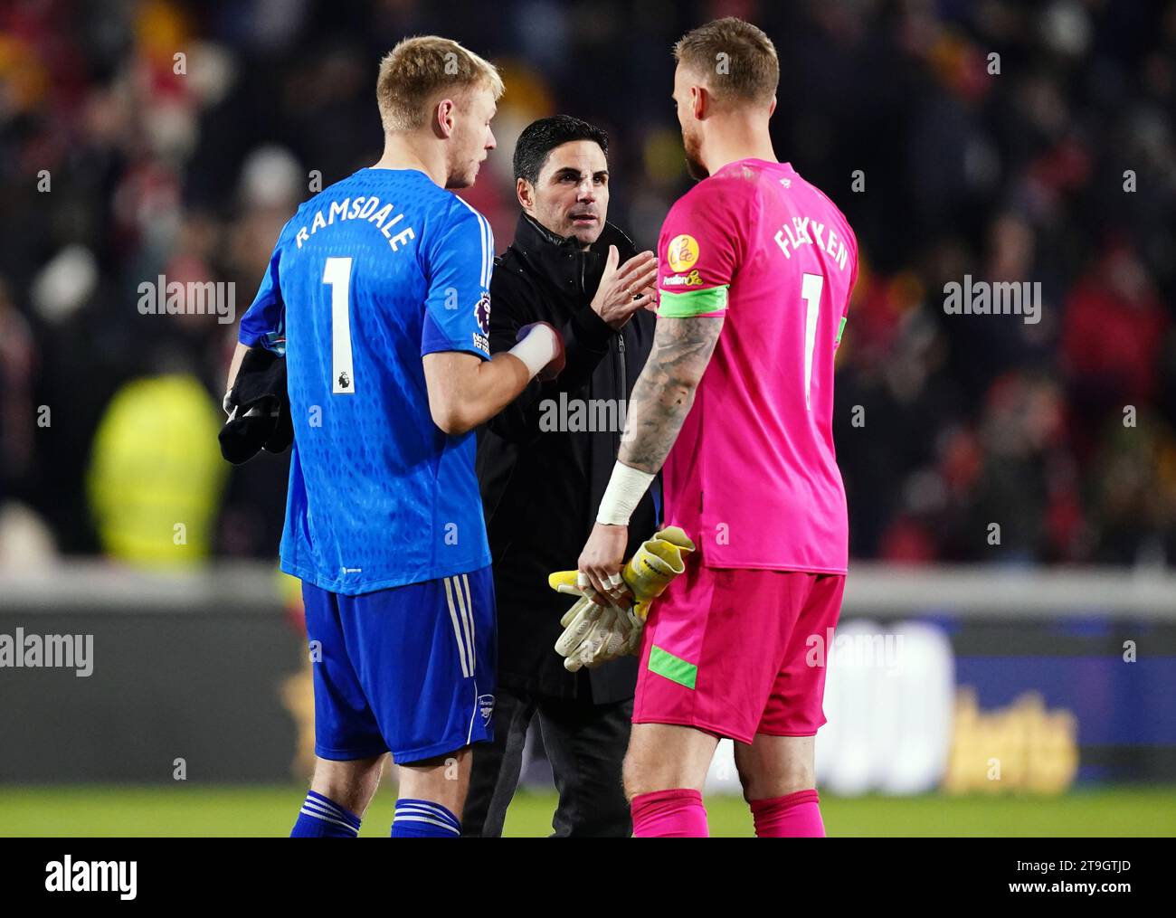 Arsenal manager Mikel Arteta with Aaron Ramsdale (left) and Brentford ...