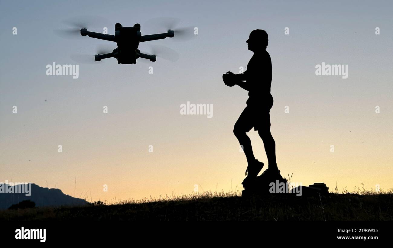 Using drones hi-res stock photography and images - Alamy