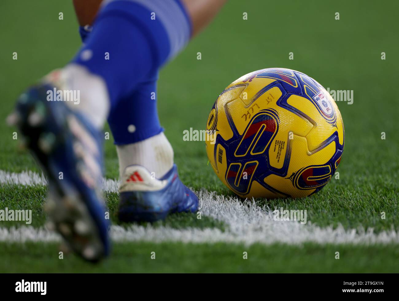 Efl championship ball 2023 hi-res stock photography and images - Alamy