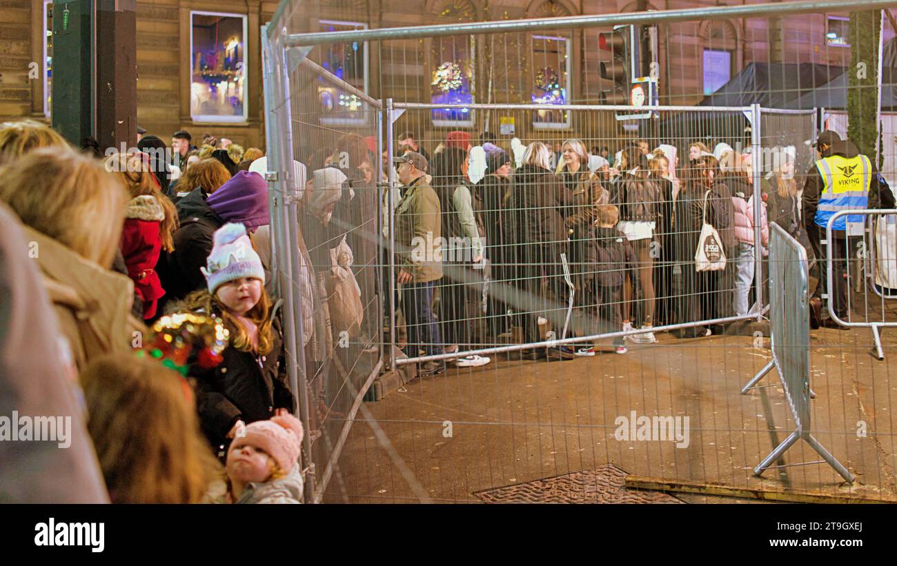 Glasgow, Scotland, UK. 25th November, 2023. George Square Winterfest ...