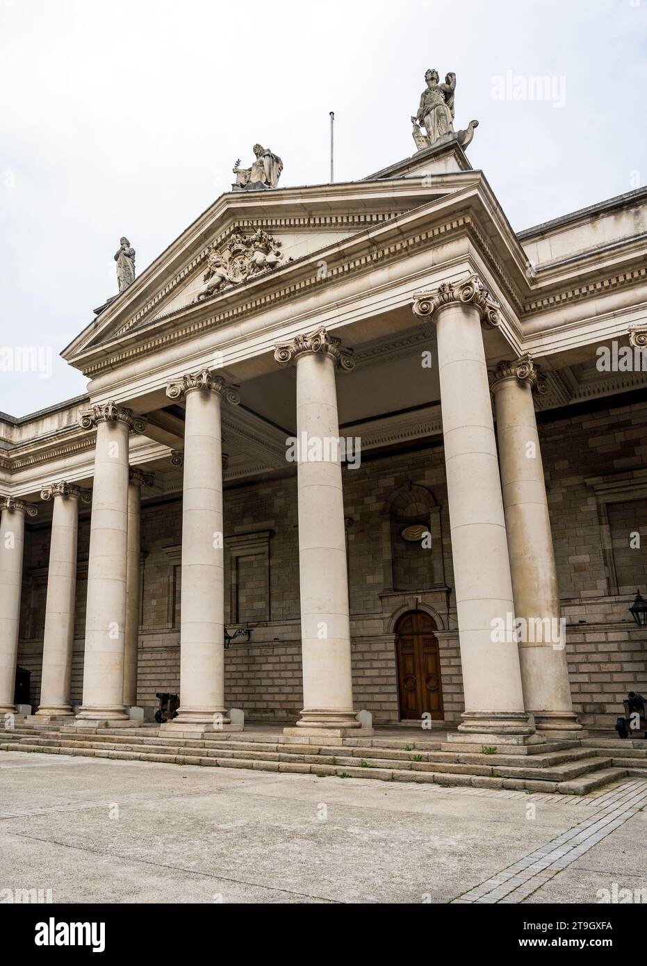 Neoclassical façade of Parliament House, since 1803 has housed the Bank ...