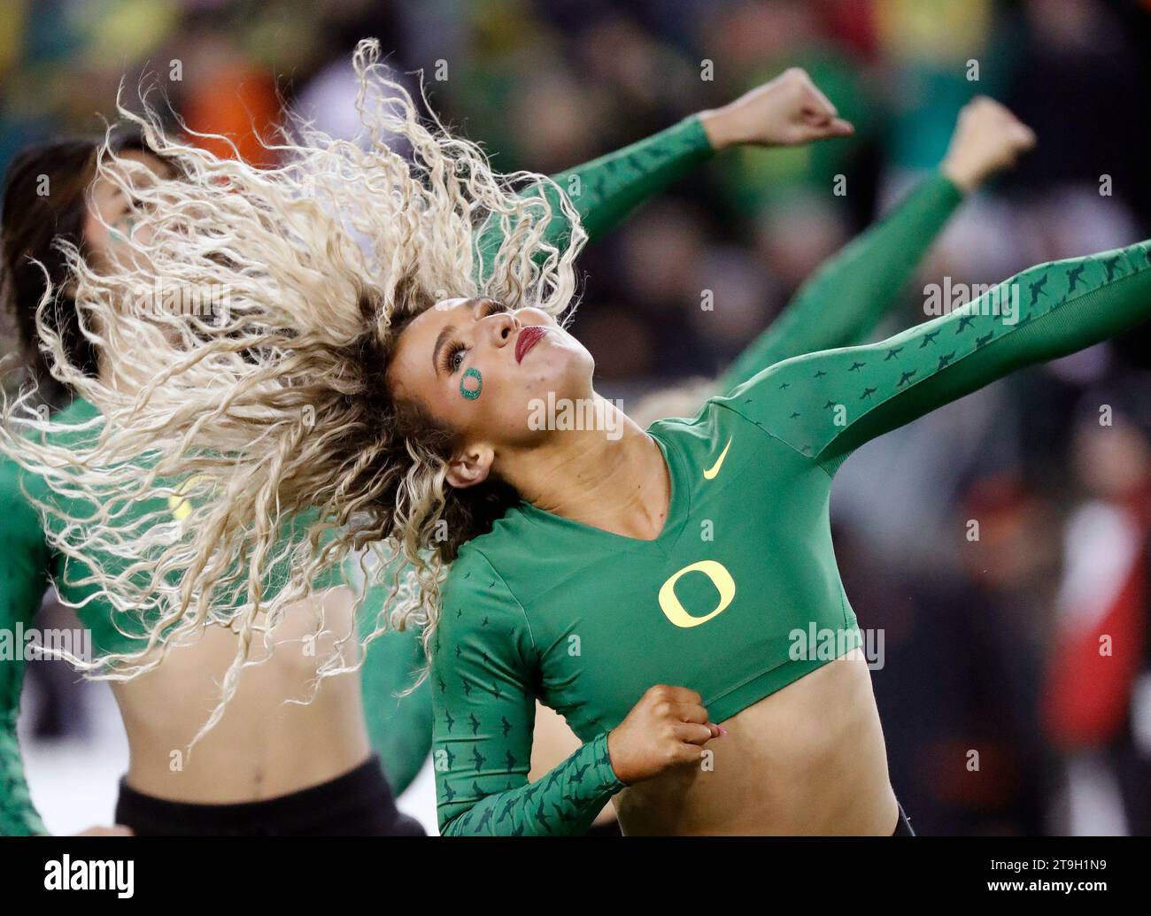 Autzen Stadium, Eugene, OR, USA. 24th Nov, 2023. An Oregon Cheerleader ...