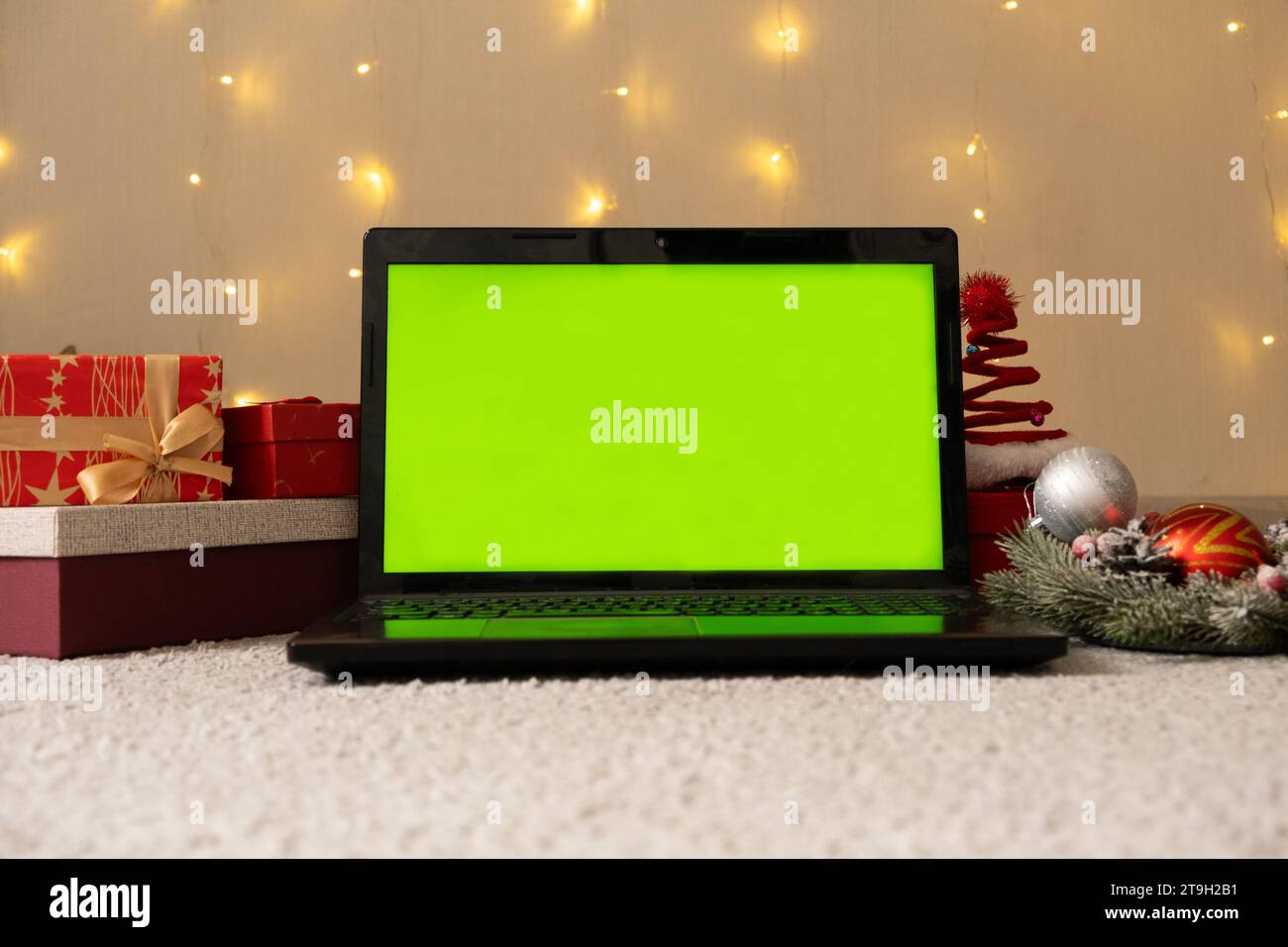 Christmas Green Screen Chroma Key Laptop Stock Photo - Alamy