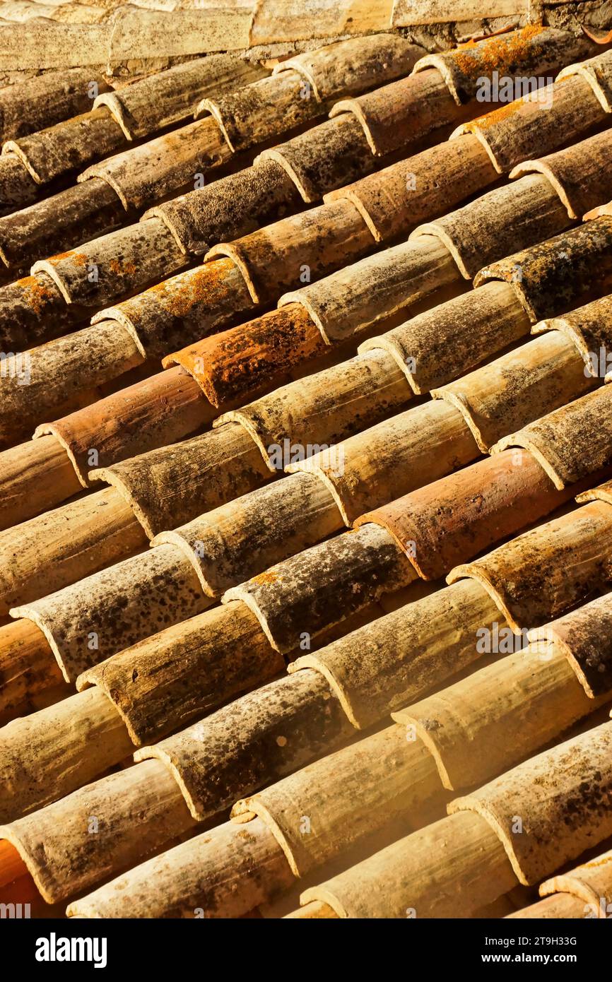 Toit de terre cuite hi-res stock photography and images - Alamy